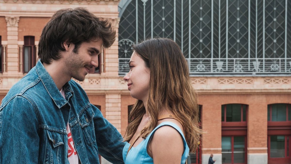 La romántica serie española de Netflix que tiene solo 5 capítulos y ...