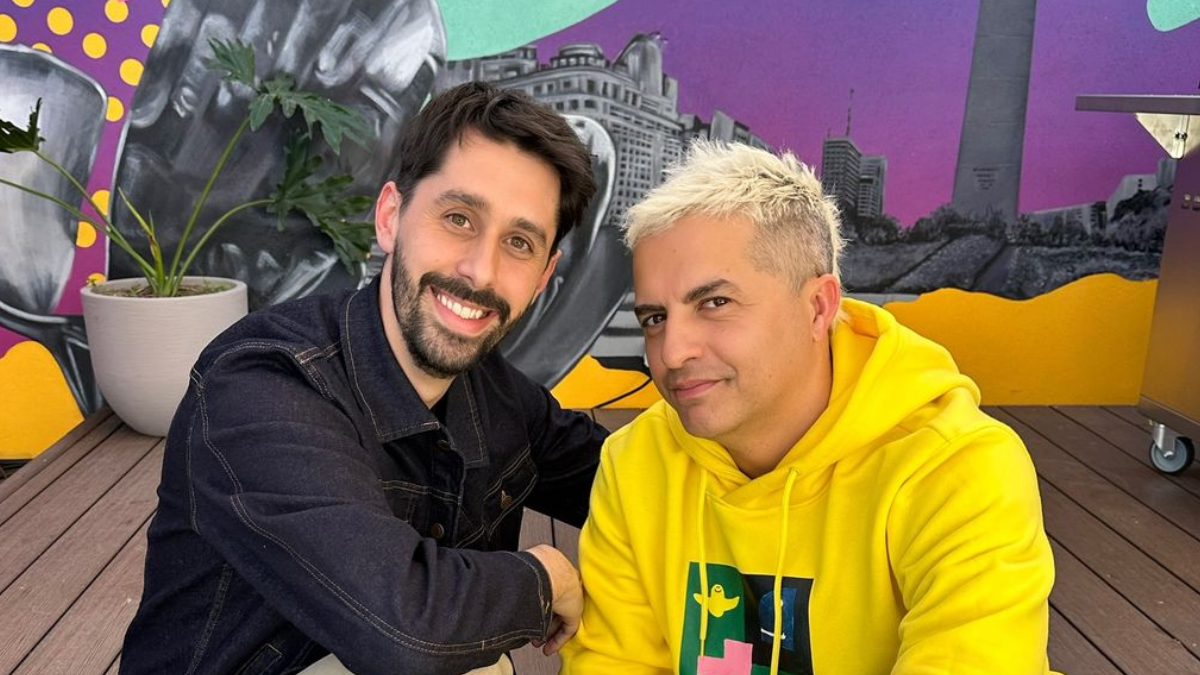 Quién es Renzo, el joven que se sumó al streaming de Ángel de Brito por ...