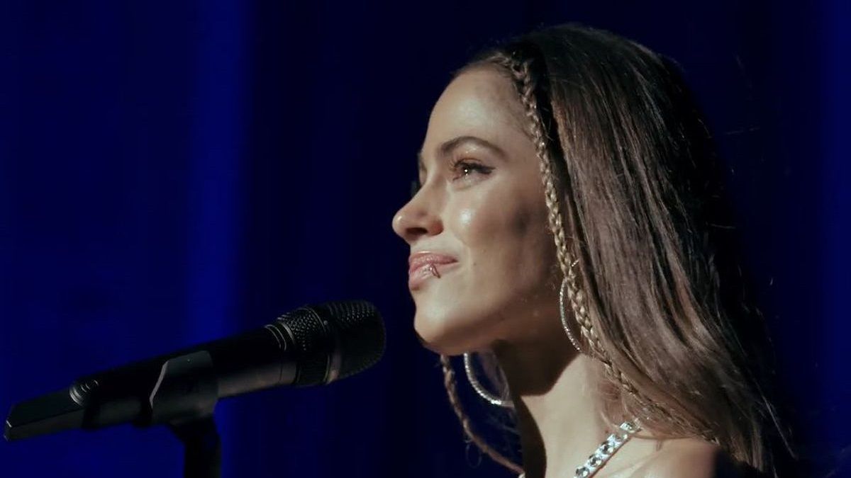 Video: Tini Stoessel impresionó con su performance en los Premios ...