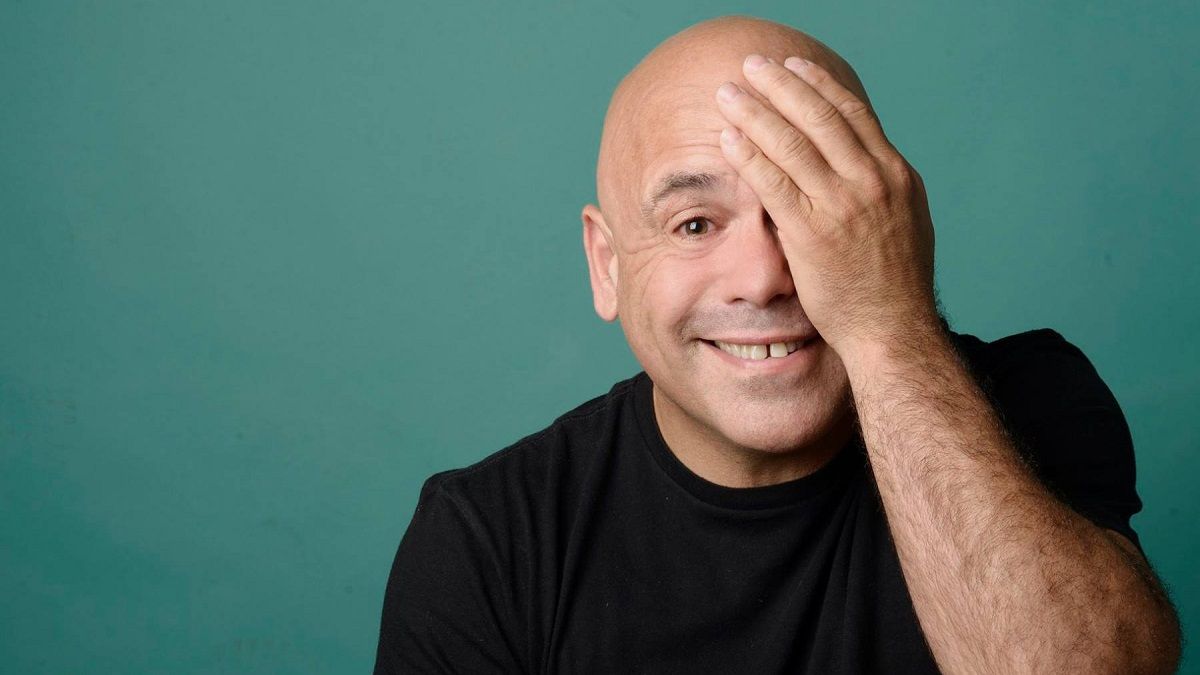 El Bicho Gómez se une a Corte y Confección Famosos