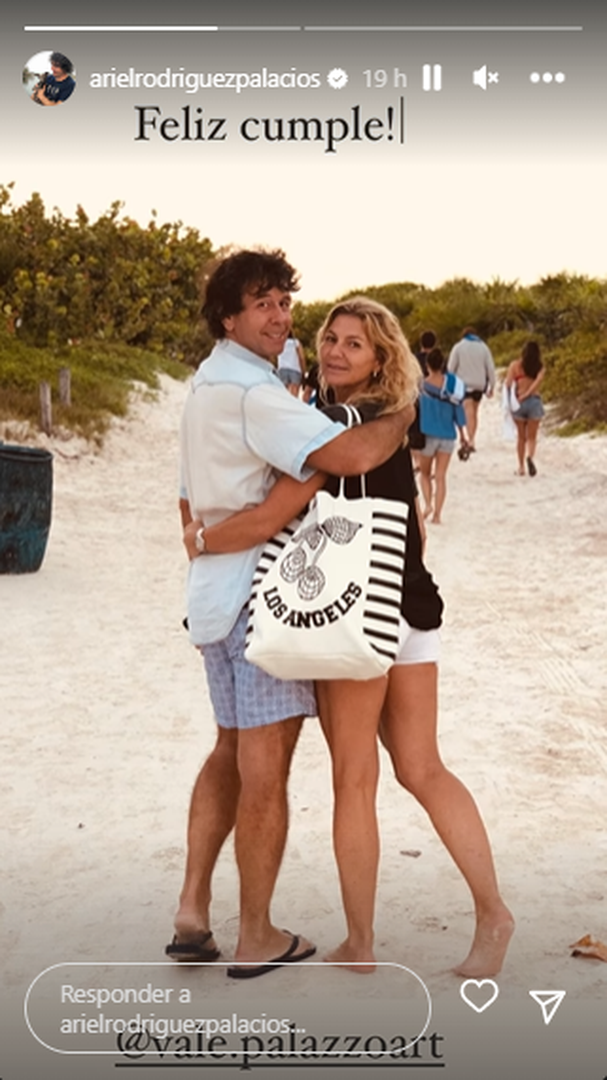 La foto retro de Ariel Rodríguez Palacios y su esposa