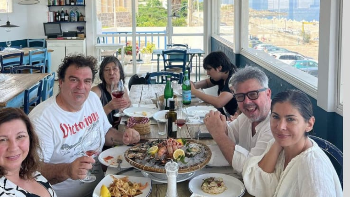 La particular celebración de Donato de Santis por el Día del Amigo